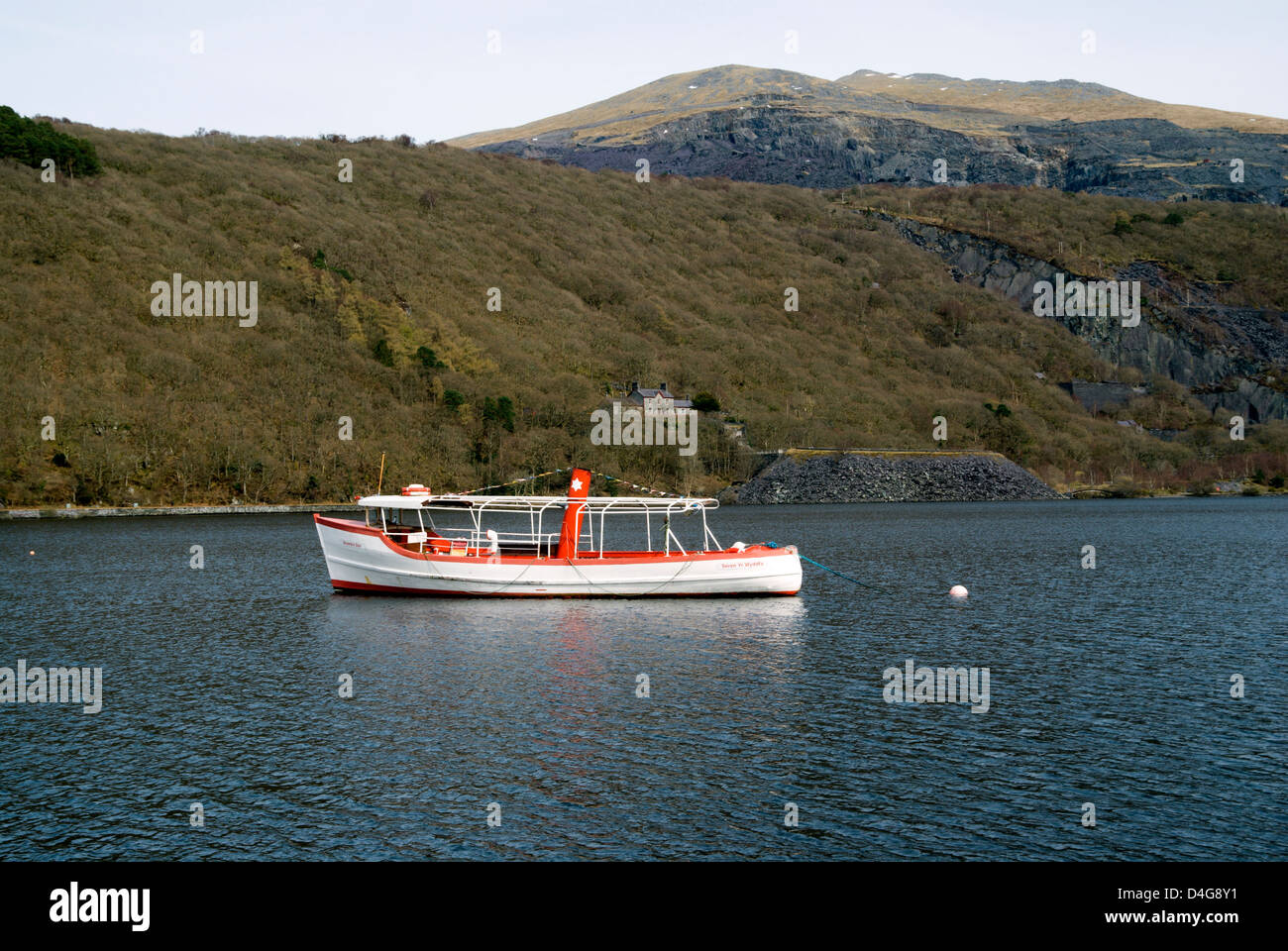 Llyn padarn lake snowdonia hi-res stock photography and images - Alamy