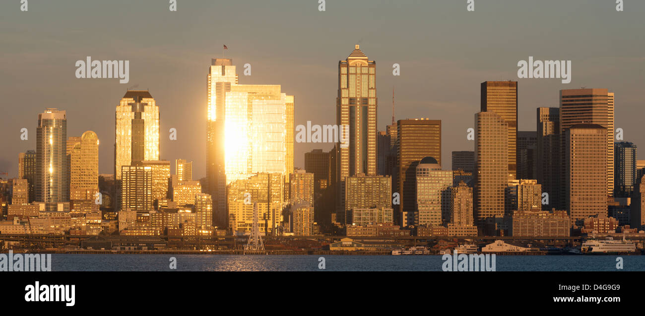 Winter sunset skyline, Downtown Seattle, Washington Stock Photo - Alamy