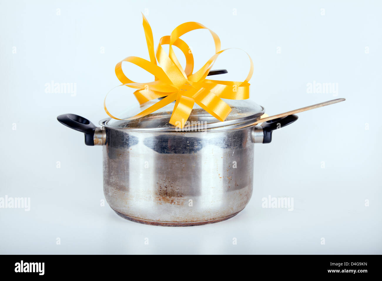 Lid cooking pot hi-res stock photography and images - Alamy