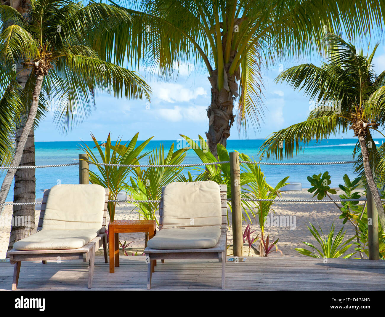 Beach plank beds hi-res stock photography and images - Alamy