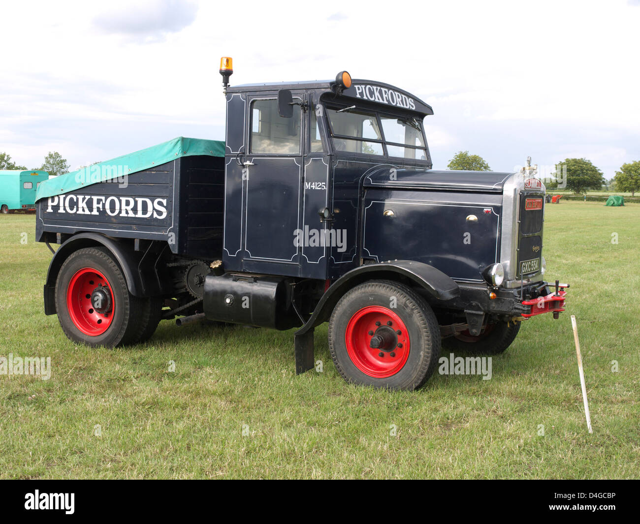 Scammell truck hi-res stock photography and images - Alamy