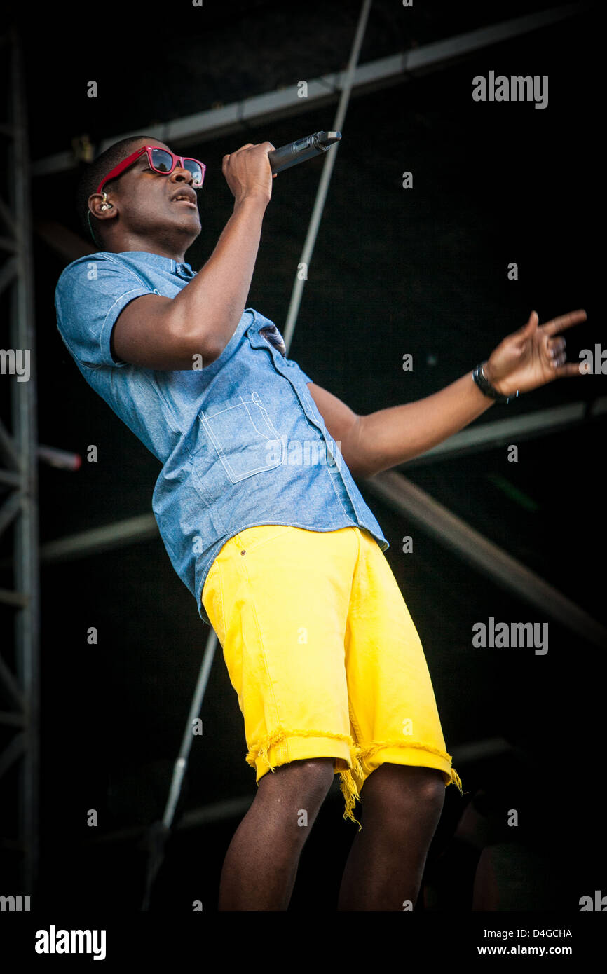Singer and rapper Labrinth, akaTimothy McKenzie on stage at V Festival ...
