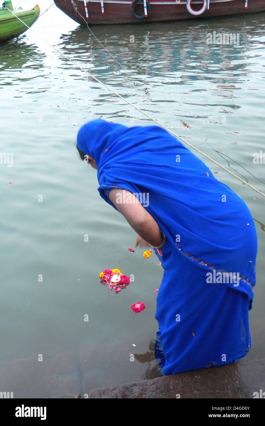 India, Varanasi, Ganga river, woman Stock Photo - Alamy