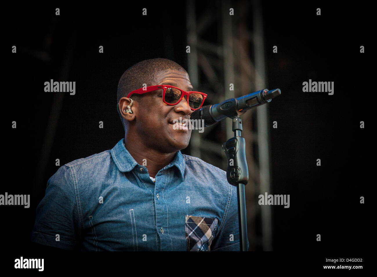 Singer and rapper Labrinth, akaTimothy McKenzie on stage at V Festival ...