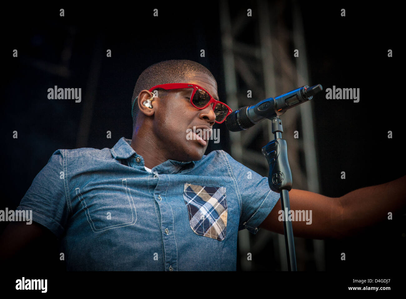 Singer and rapper Labrinth, akaTimothy McKenzie on stage at V Festival ...