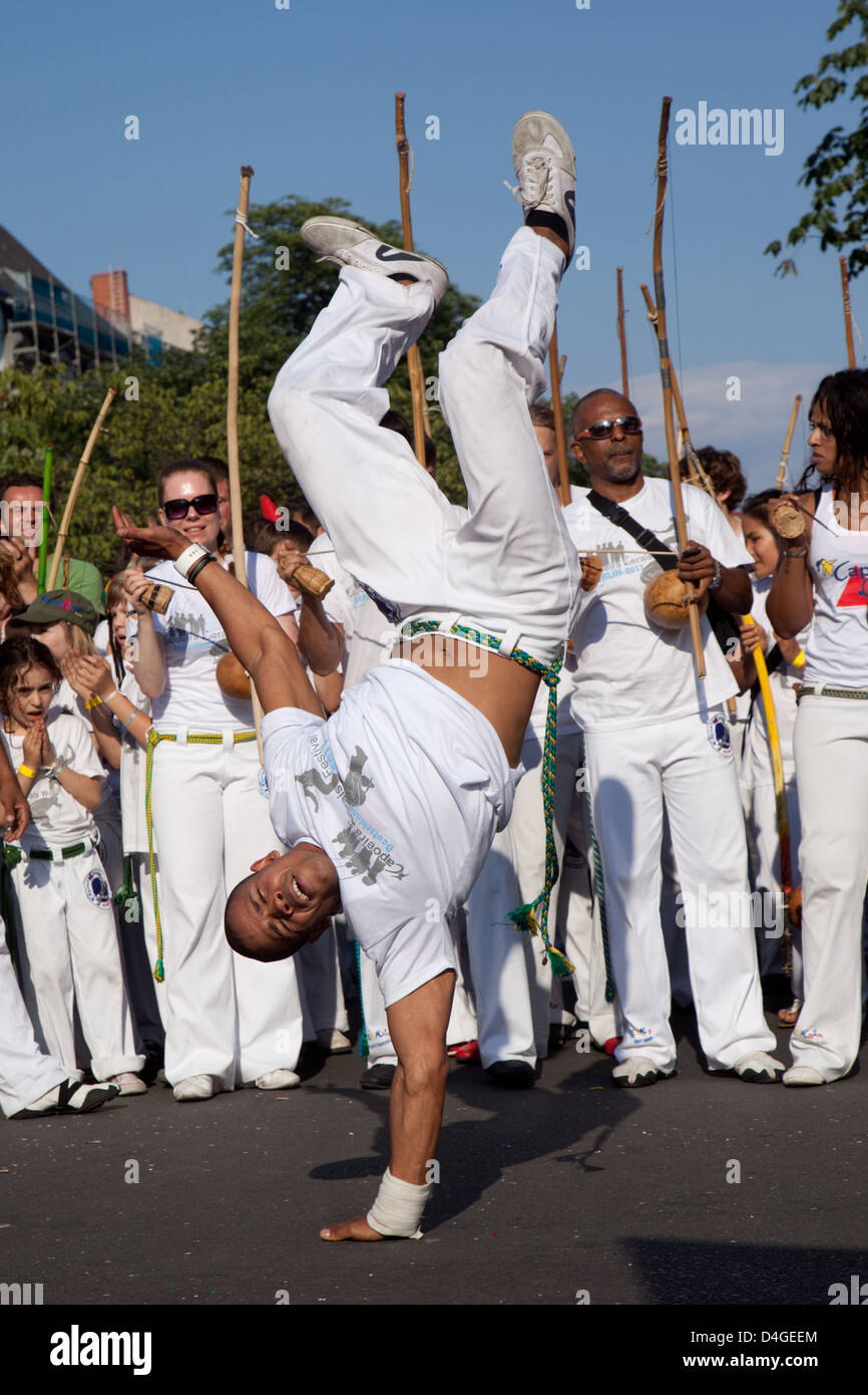 Capoeira player hi-res stock photography and images - Alamy