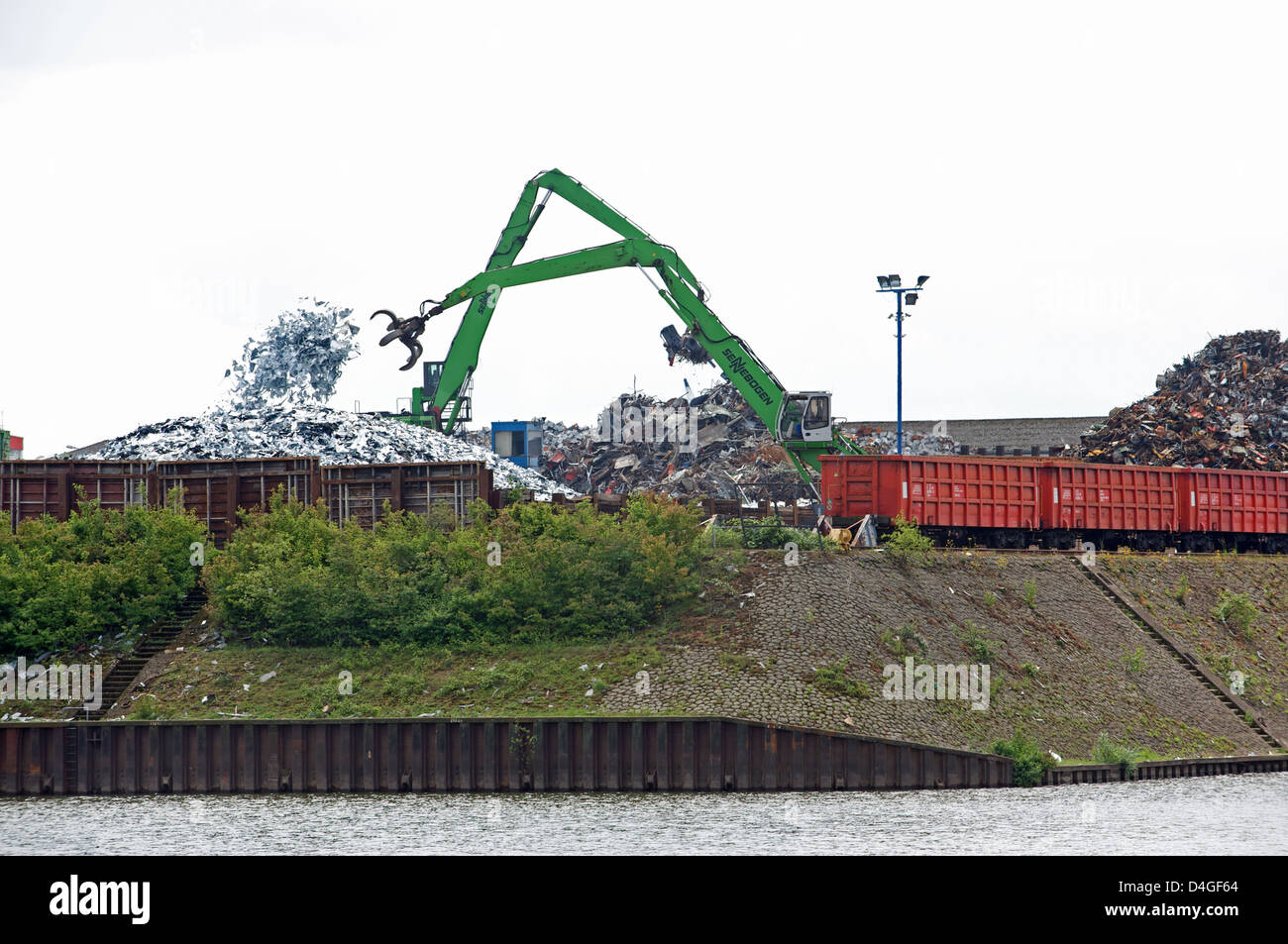 Recycling docks hi-res stock photography and images - Alamy