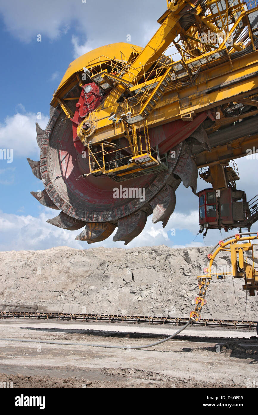 detail of big excavator in coal mine Stock Photo - Alamy