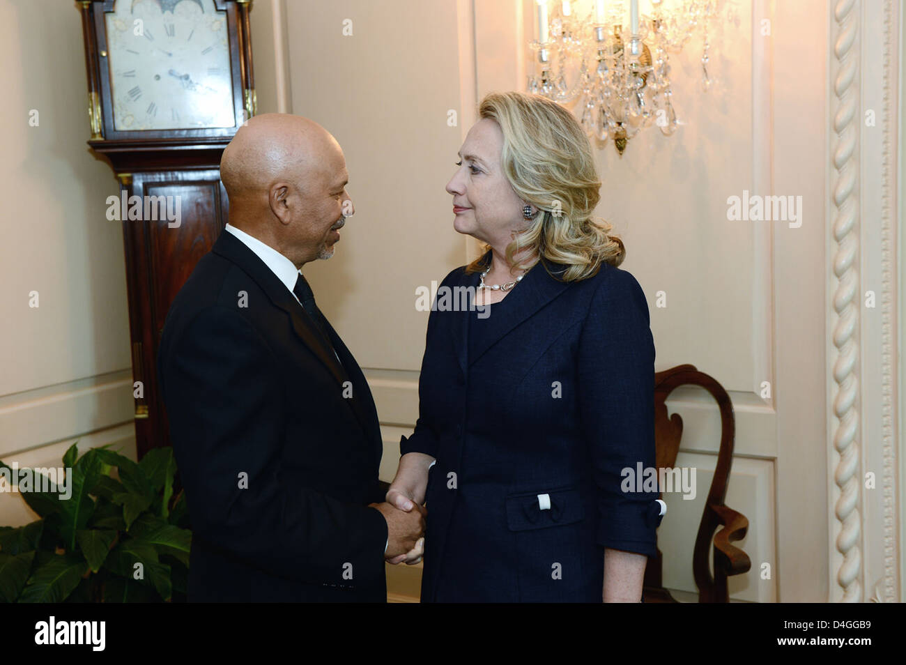 Secretary Clinton Meets With Libya's Ambassador to the U.S. Ali ...
