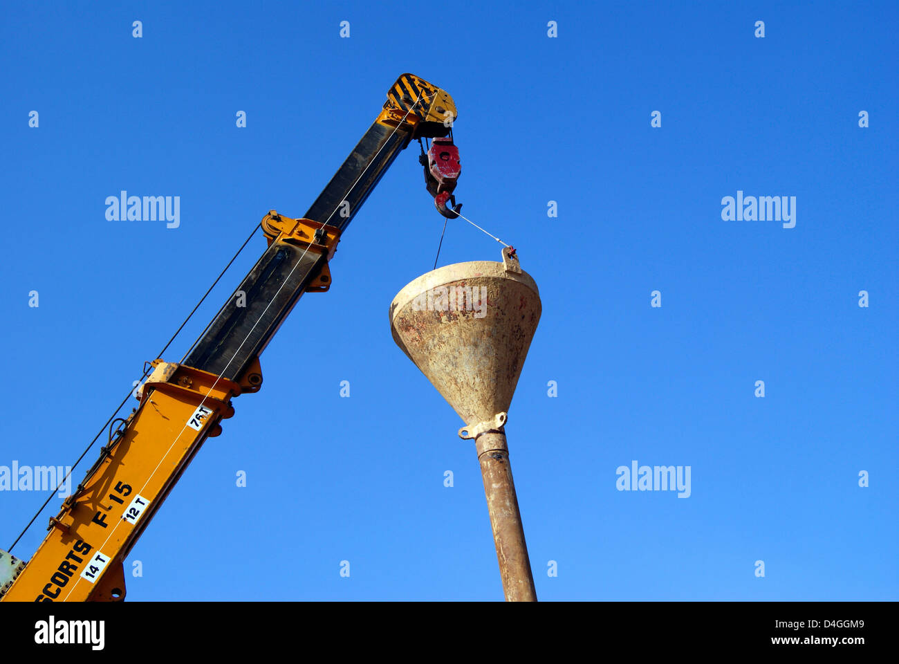 Crane Lifting Pipe at Esteban Burke blog