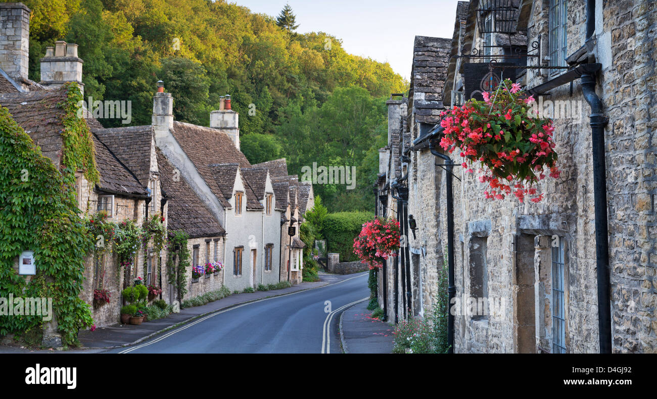 Castle combe wiltshire england hi-res stock photography and images - Alamy