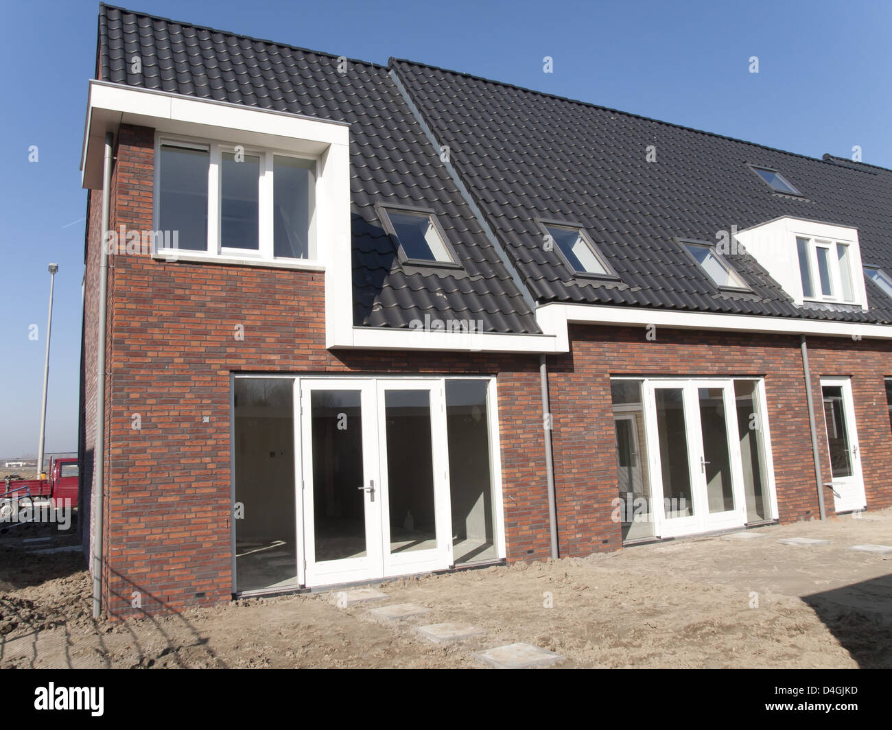 Entrance to new build contemporary house hi-res stock photography and ...