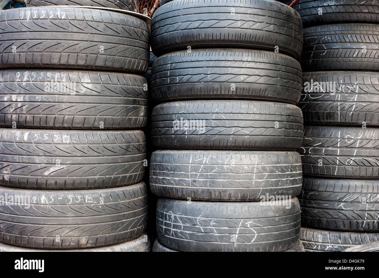 Used tyre hi-res stock photography and images - Alamy