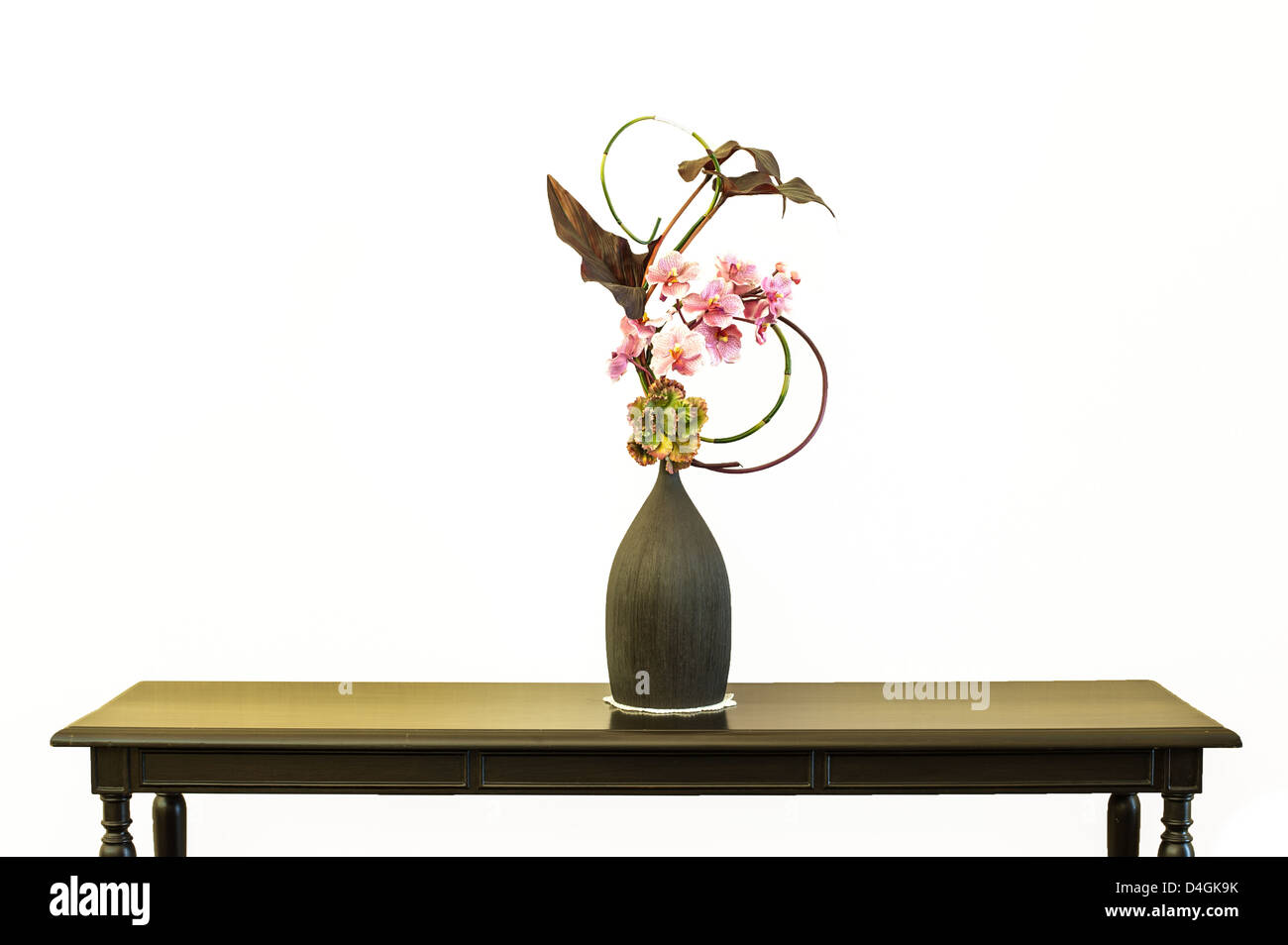 Royal wallpaper in old Cut Out Stock Images & Pictures - Alamy