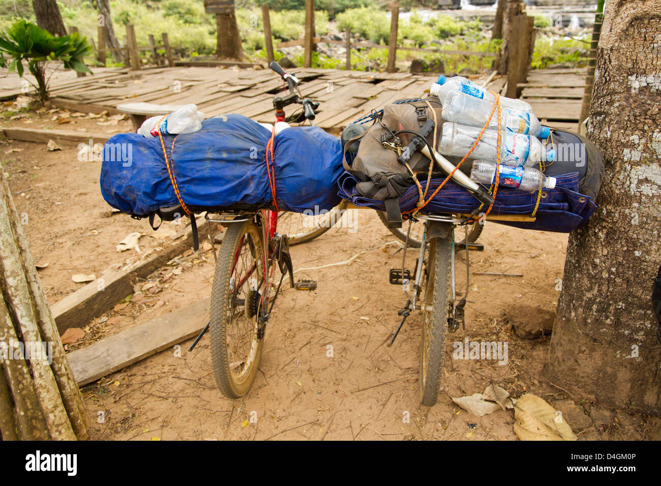 Loaded touring bike hi-res stock photography and images - Alamy