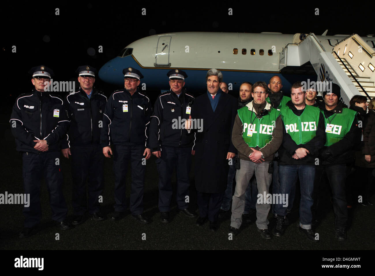 Secretary Kerry With Berlin Police Officers Stock Photo - Alamy