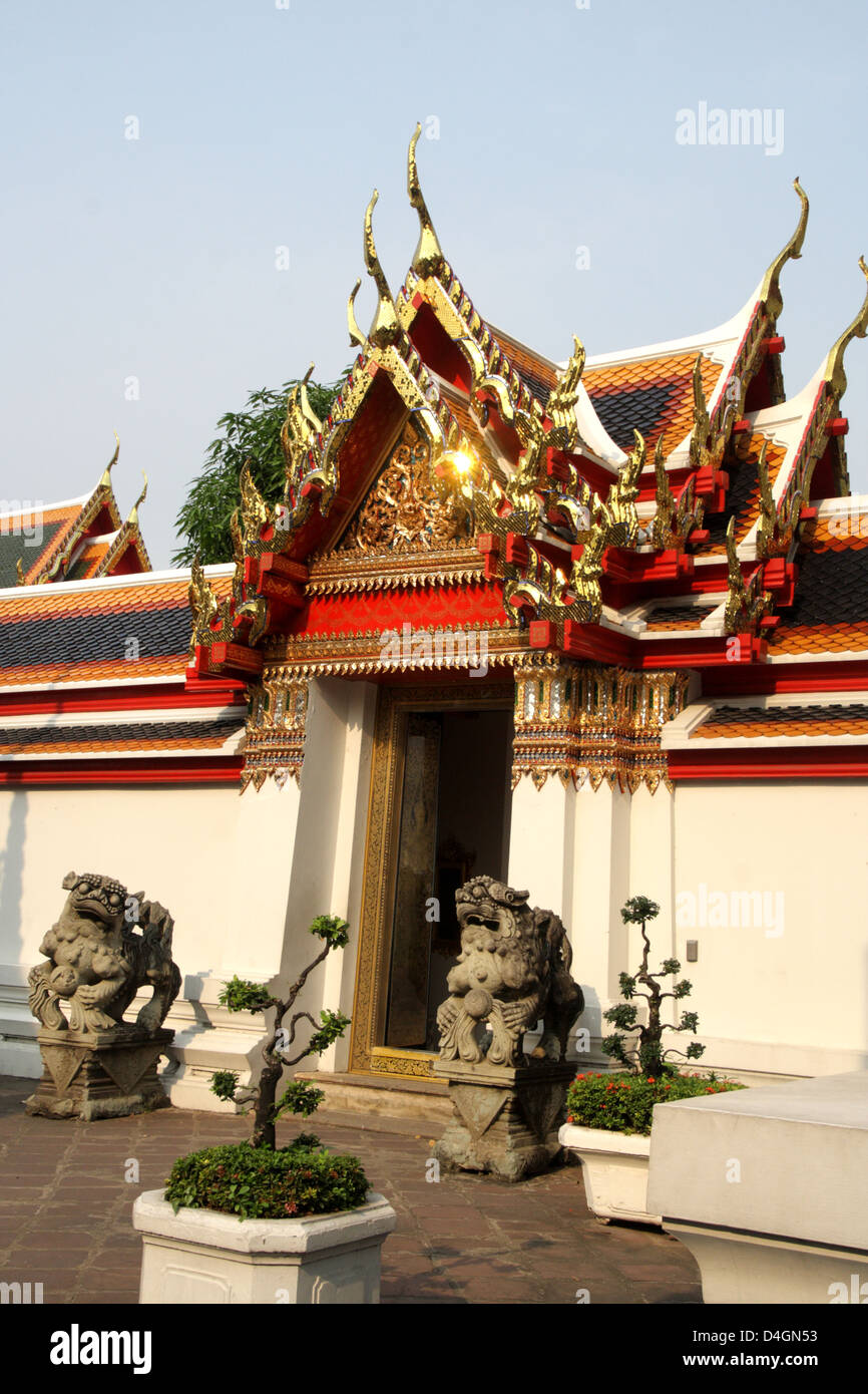 Buddhist tempe hi-res stock photography and images - Alamy