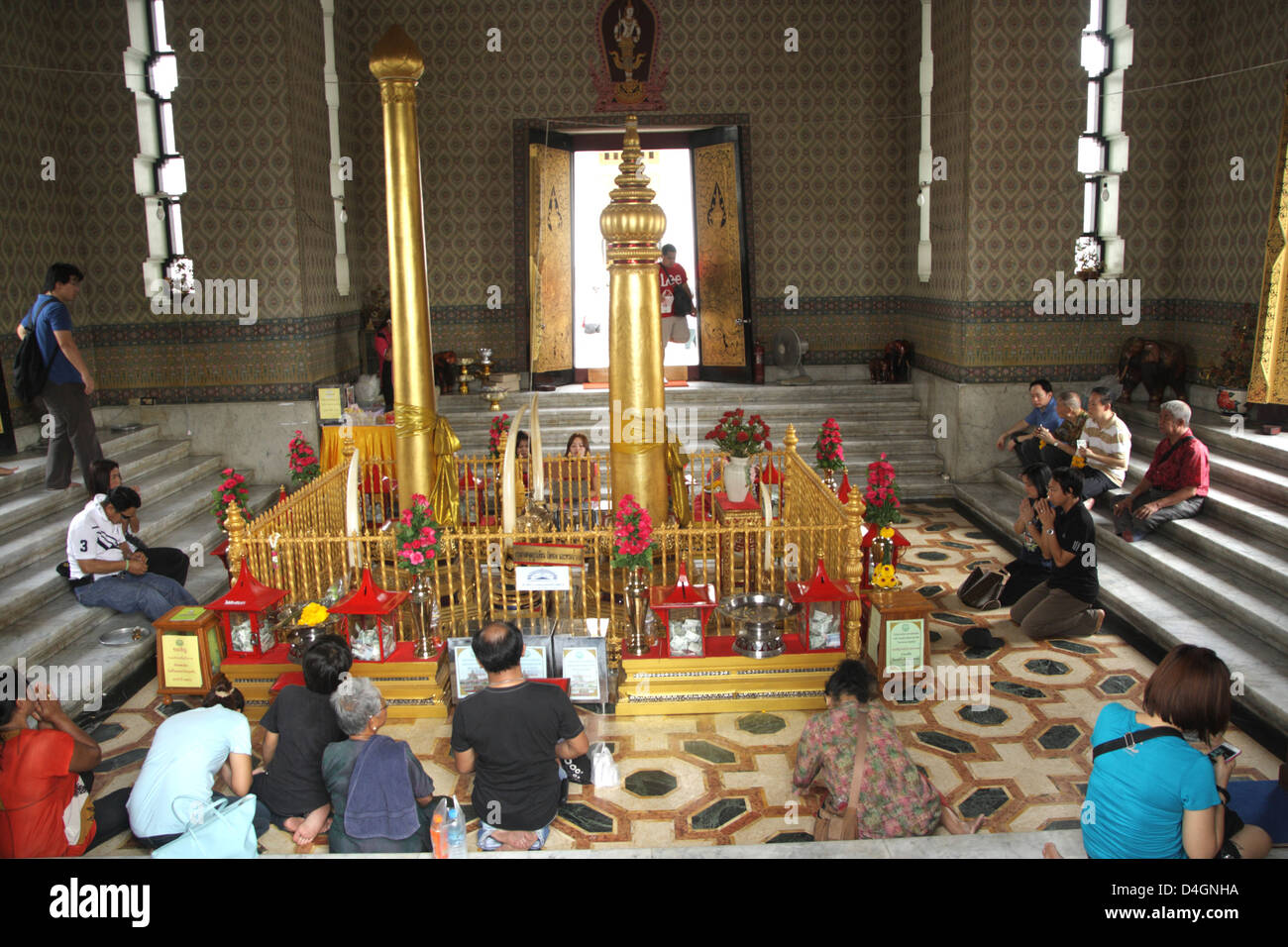 City pillar shrine bangkok hi-res stock photography and images - Alamy