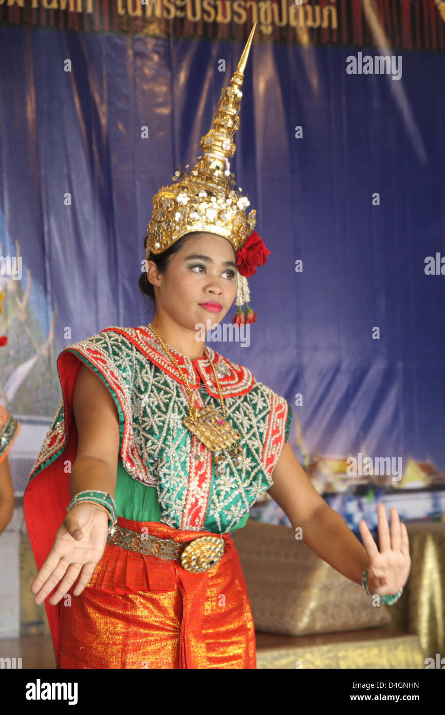 Actress performing , Likay , A Thai folk theatre Stock Photo - Alamy