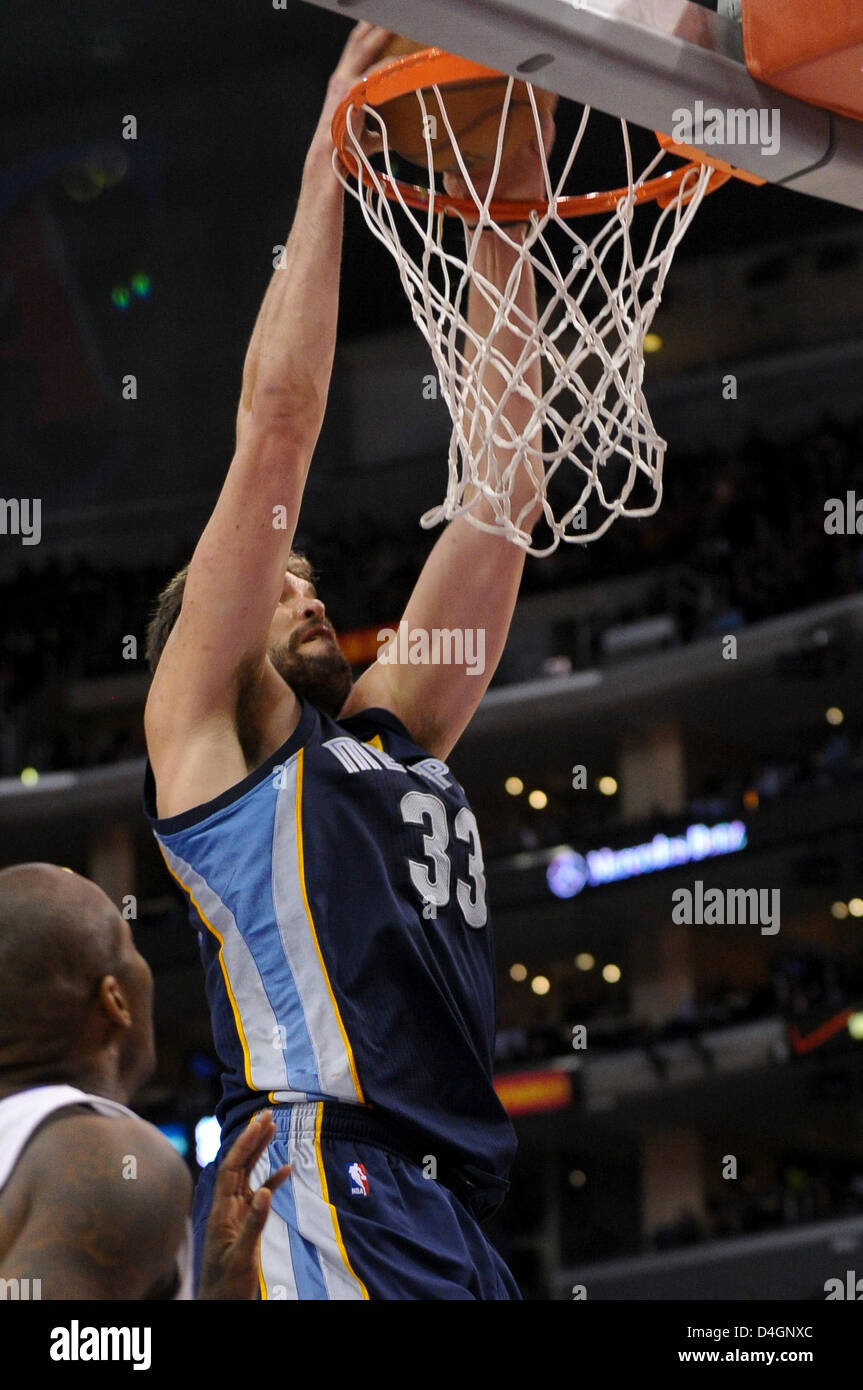 Memphis grizzlies dunk hi-res stock photography and images - Alamy