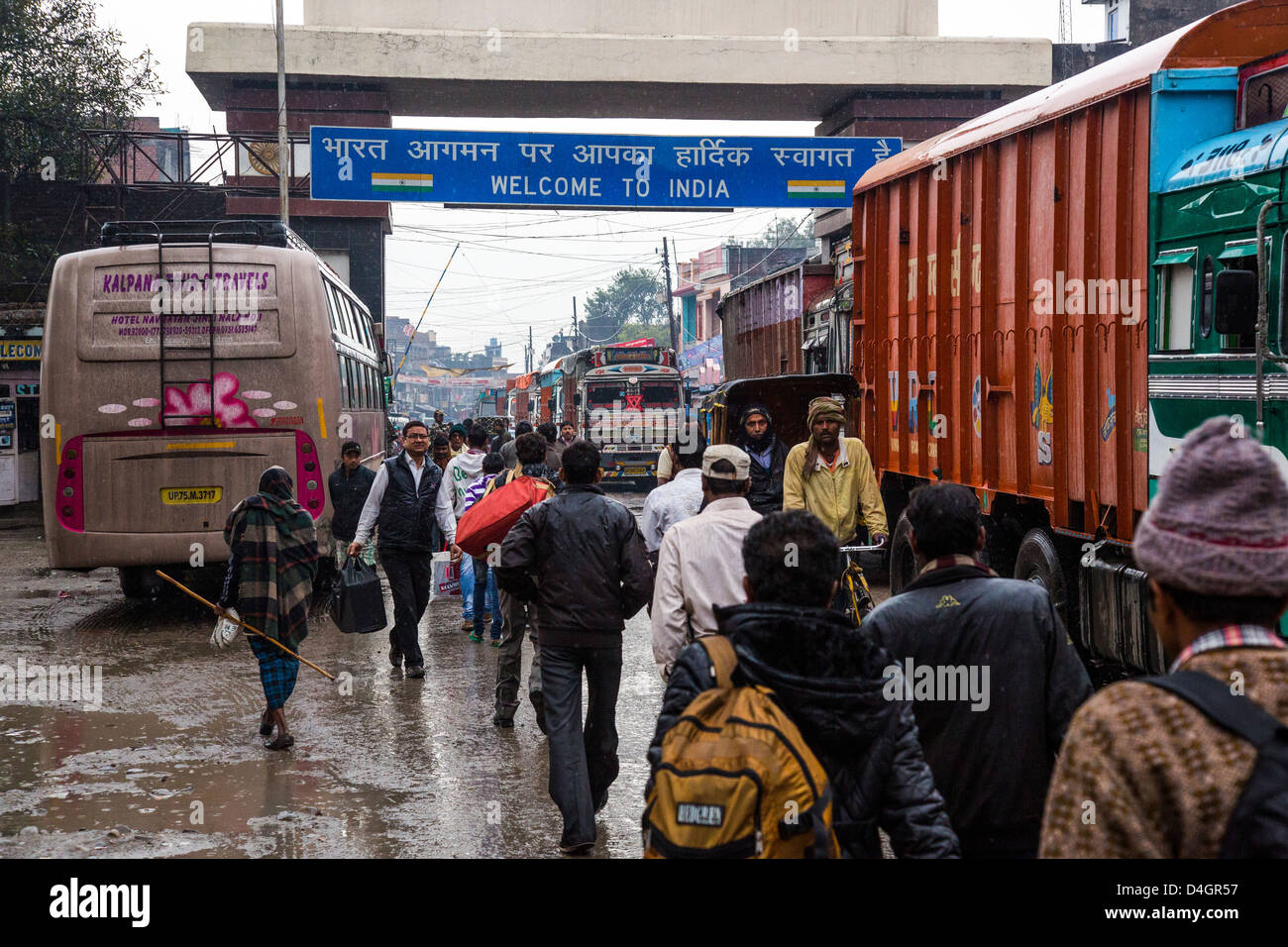 Rainy day at the Sunauli India Nepal border Stock Photo - Alamy