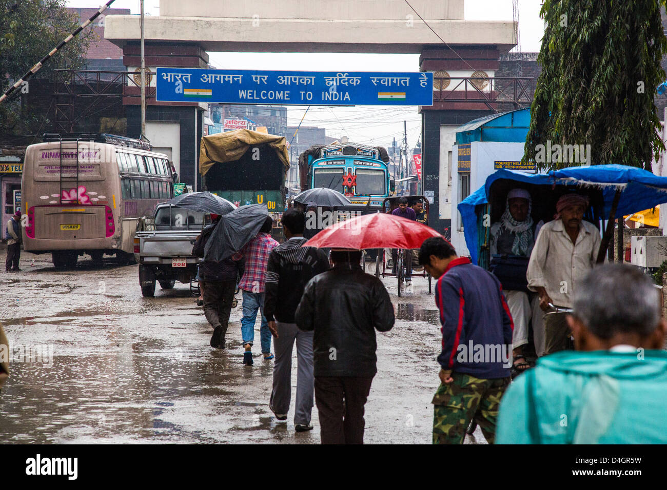 Rainy day at the Sunauli India Nepal border Stock Photo - Alamy