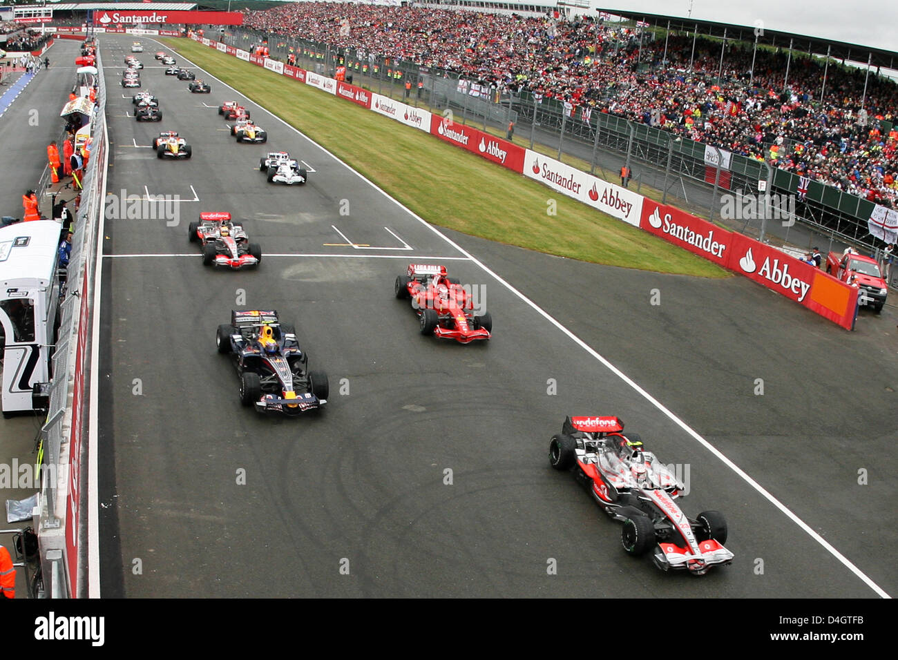 Finnish Formula One driver Heikki Kovalainen leads the pack after the ...