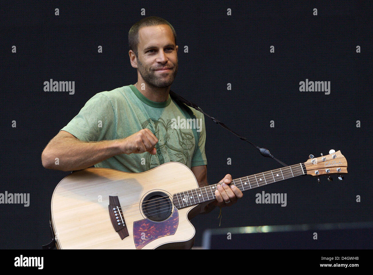 Jack johnson in concert hi-res stock photography and images - Alamy