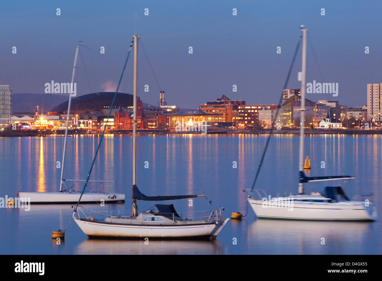 Cardiff bay night wales hi-res stock photography and images - Alamy