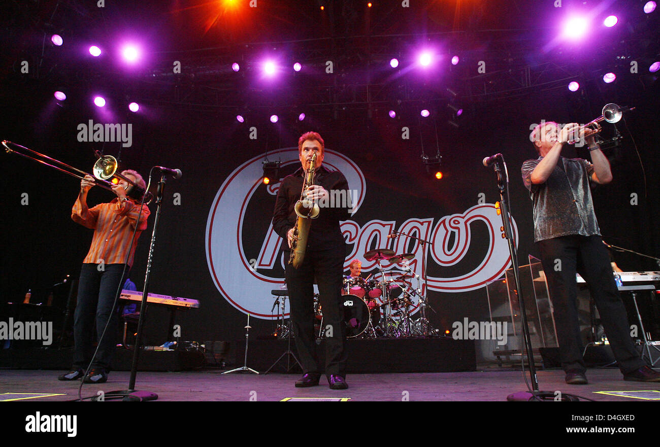 The band chicago hi-res stock photography and images - Alamy