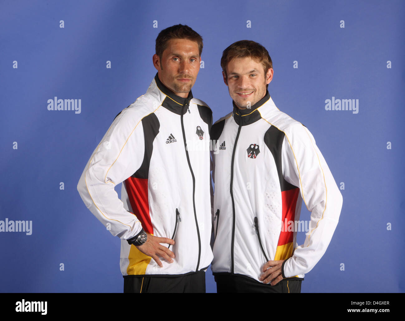 German synchronized divers Andreas Wels (L) and Tobias Schellenberg ...