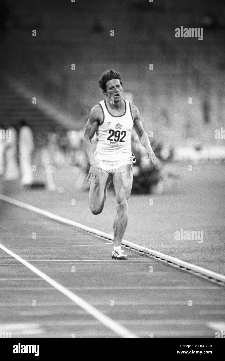 Jarmila kratochvilova Black and White Stock Photos & Images - Alamy