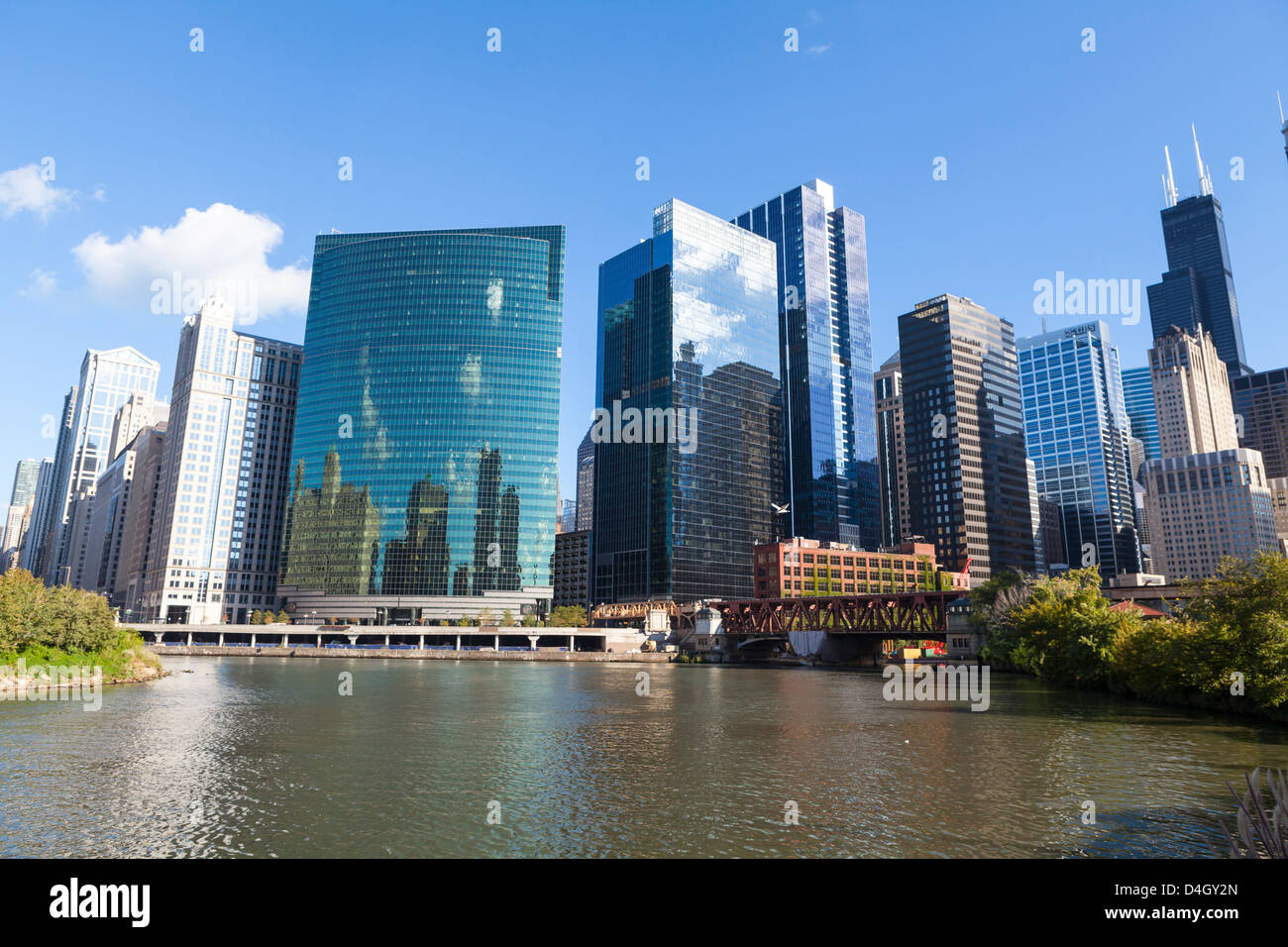 Chicago River and towers including the glass fronted 333 West Wacker ...