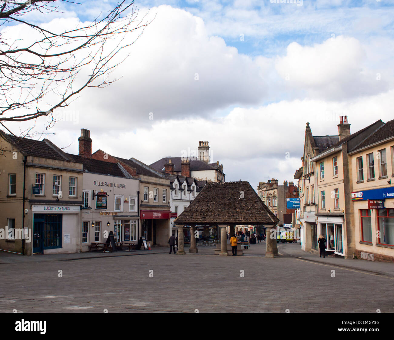 Chippenham town center wiltshire hi-res stock photography and images ...