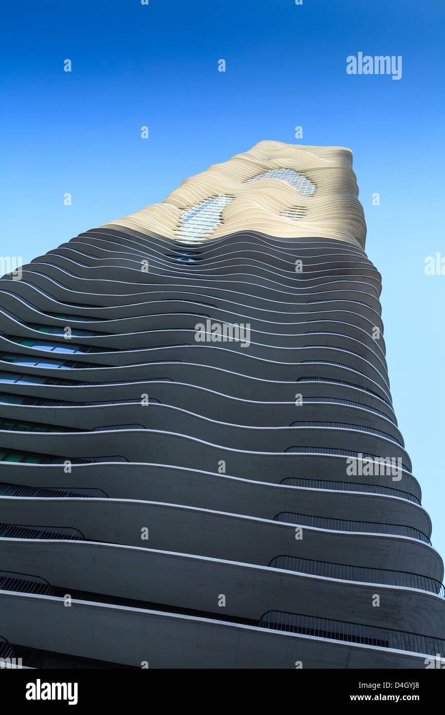 The unusual Aqua Tower designed by Jeanne Gang, Chicago, Illinois, USA ...