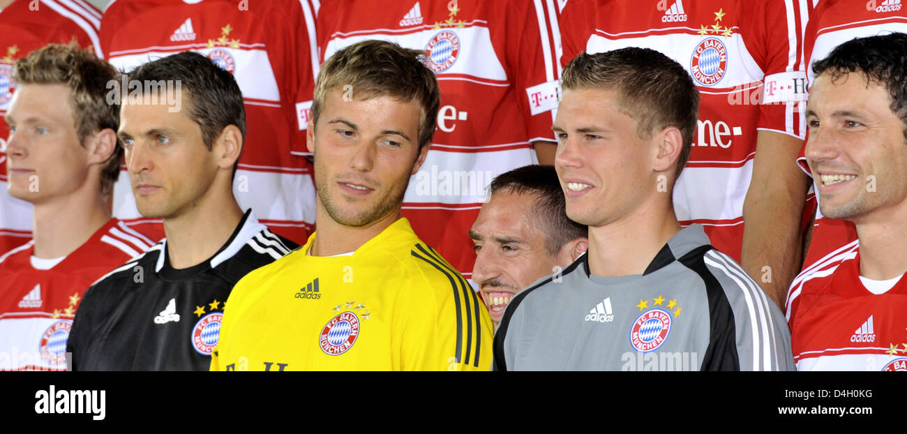 Franck Ribery (3rd from R) of Bundesliga club FC Bayern Munich fools ...