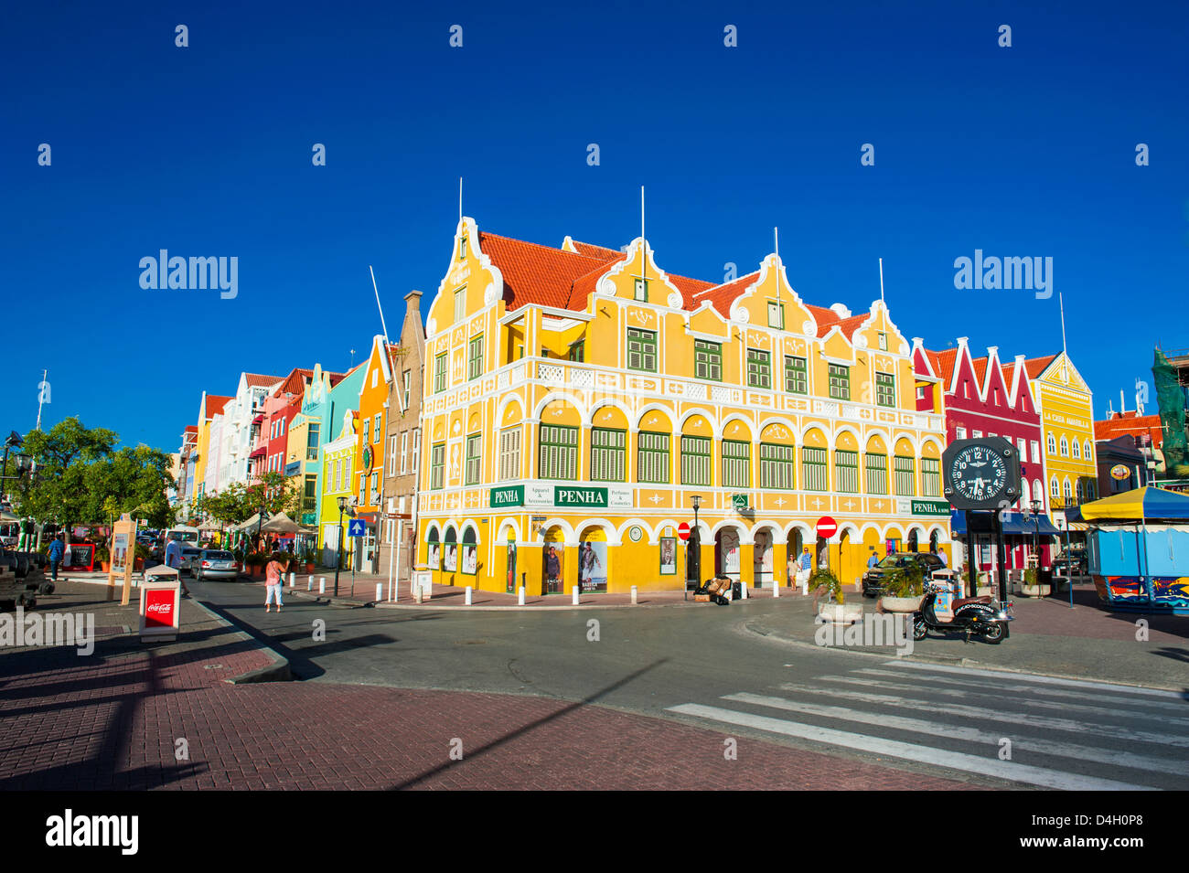 The colourful Dutch houses at the Sint Annabaai in Willemstad, UNESCO ...