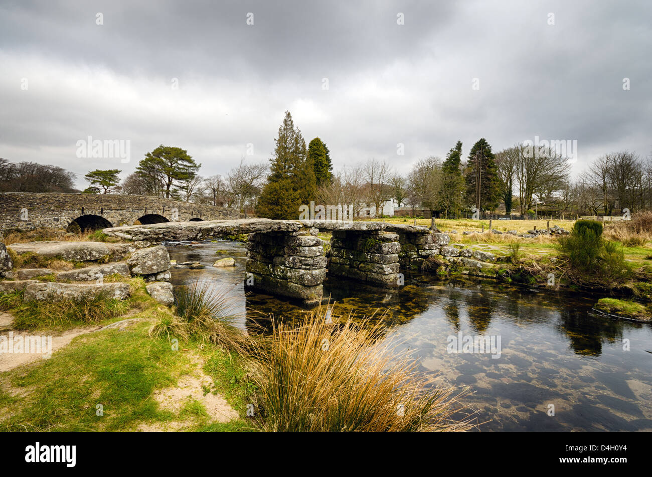 Clapper bridge at Postbridge on Dartmoor Stock Photo - Alamy