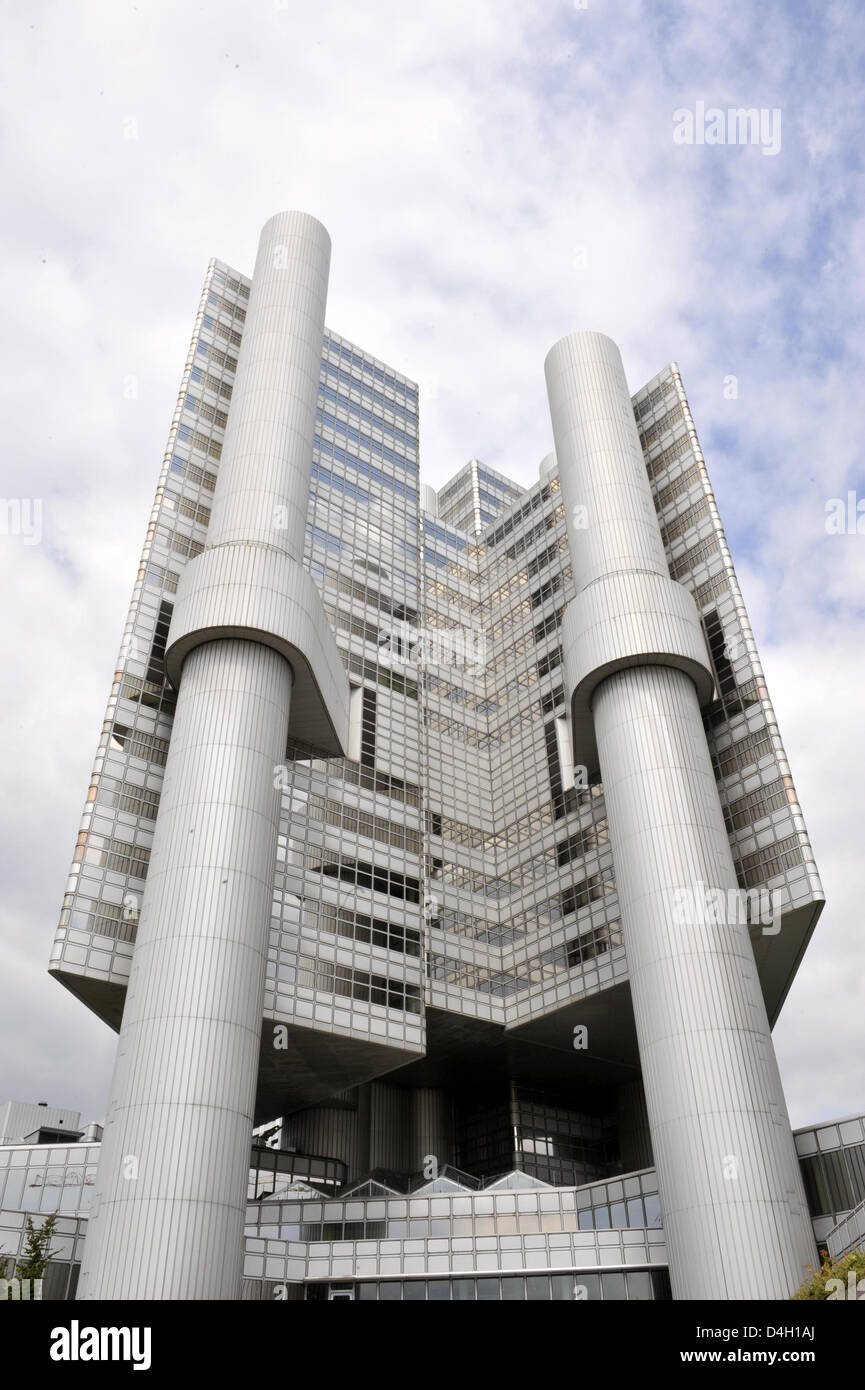 The company headquarters of German bank 'HypoVereinsbank' in Munich ...