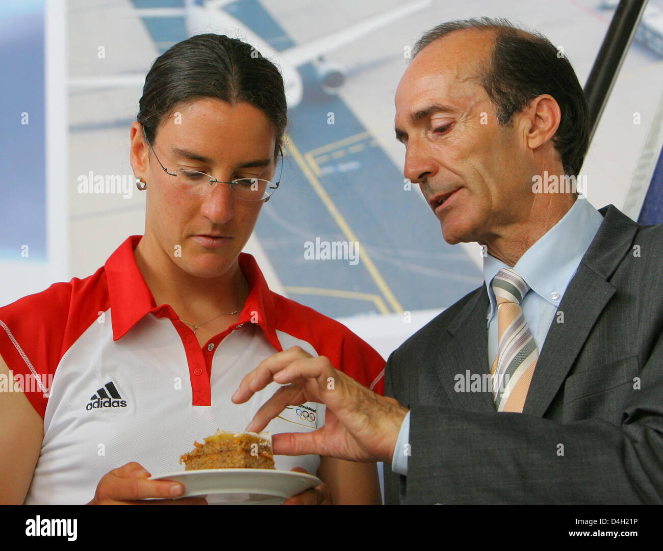 German soccer player birgit prinz hi-res stock photography and images ...