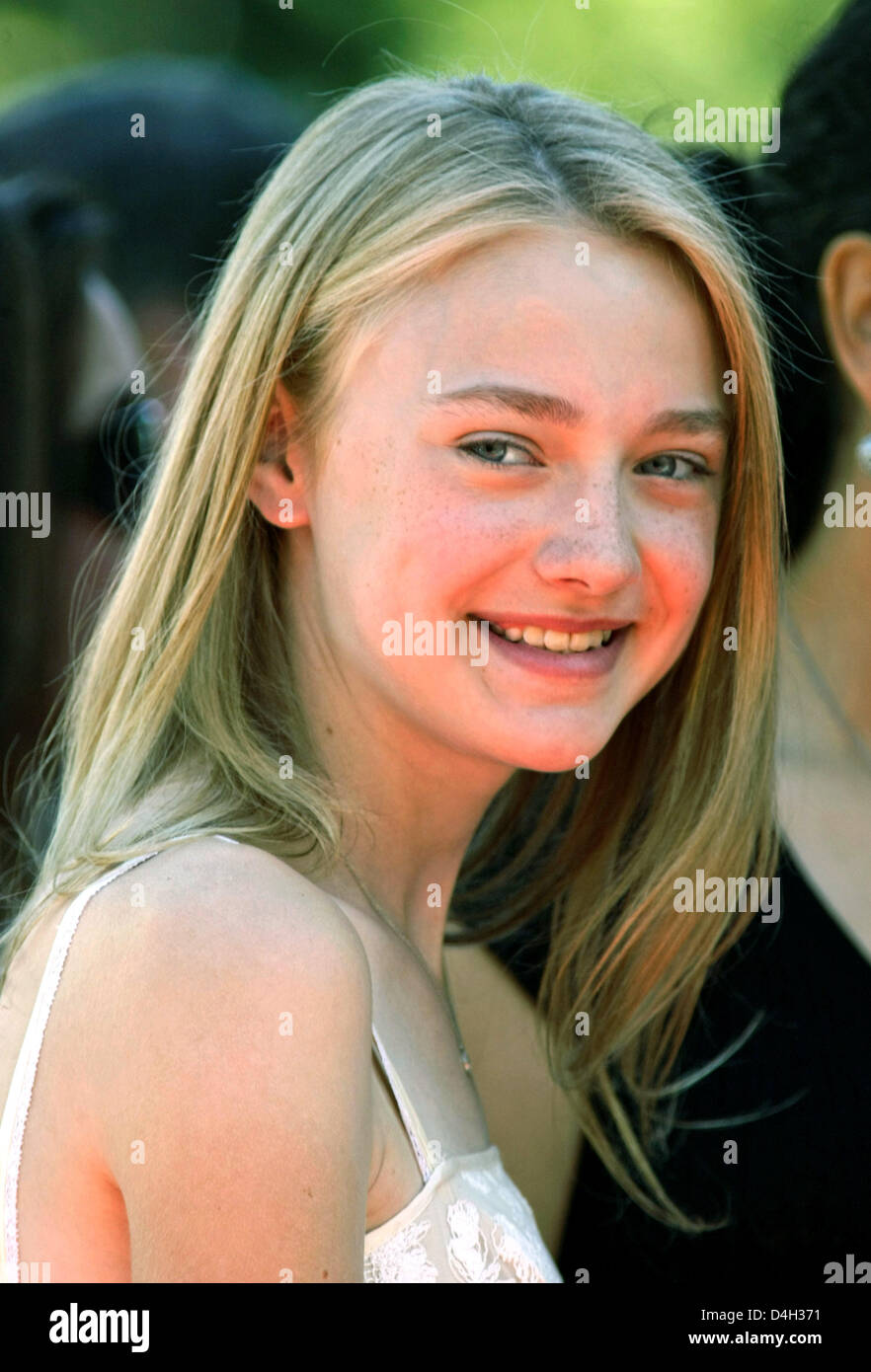 Actress Dakota Fanning attends the ceremony for the two new stars on ...