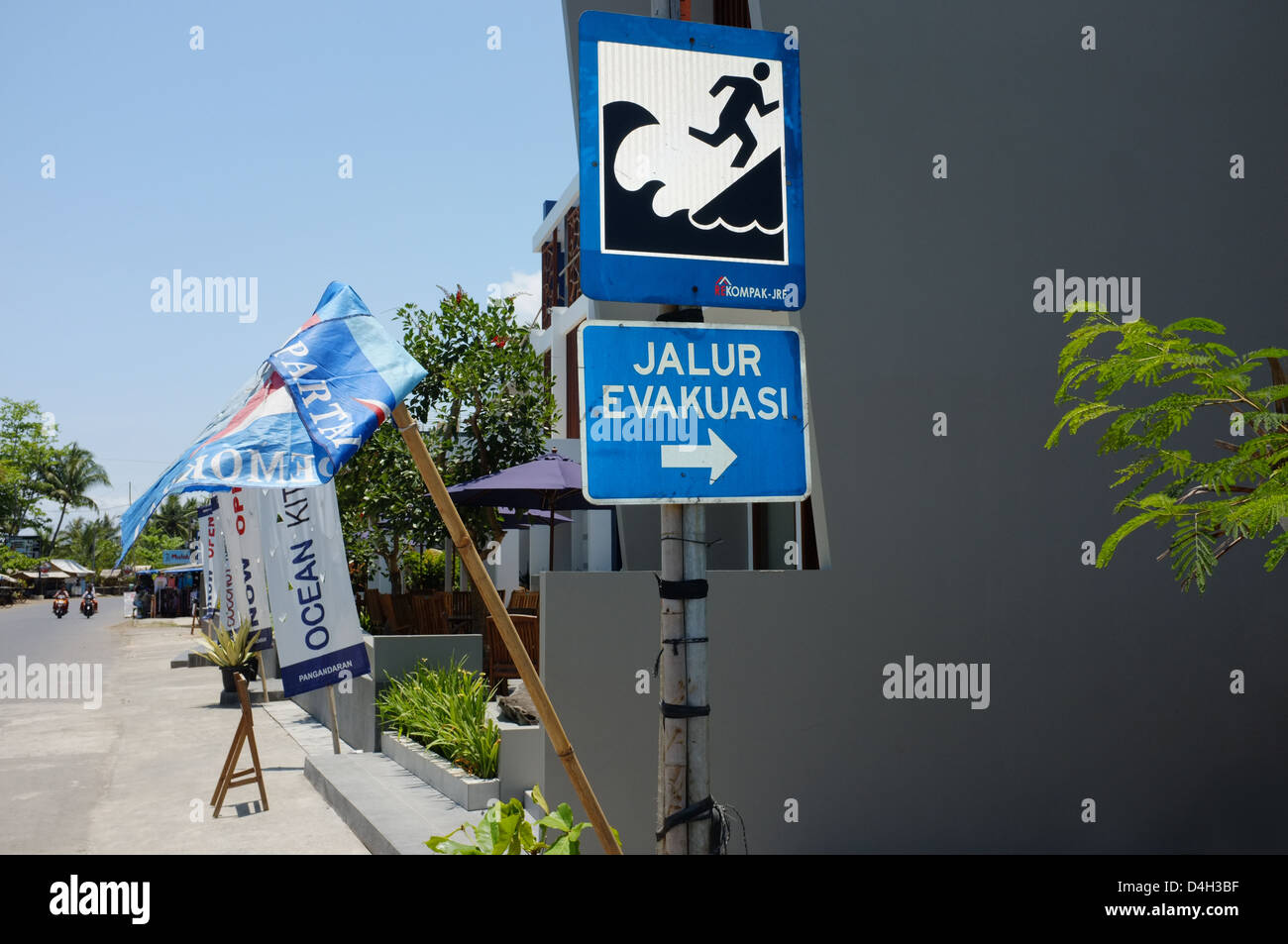 Landslide warning sign hi-res stock photography and images - Alamy