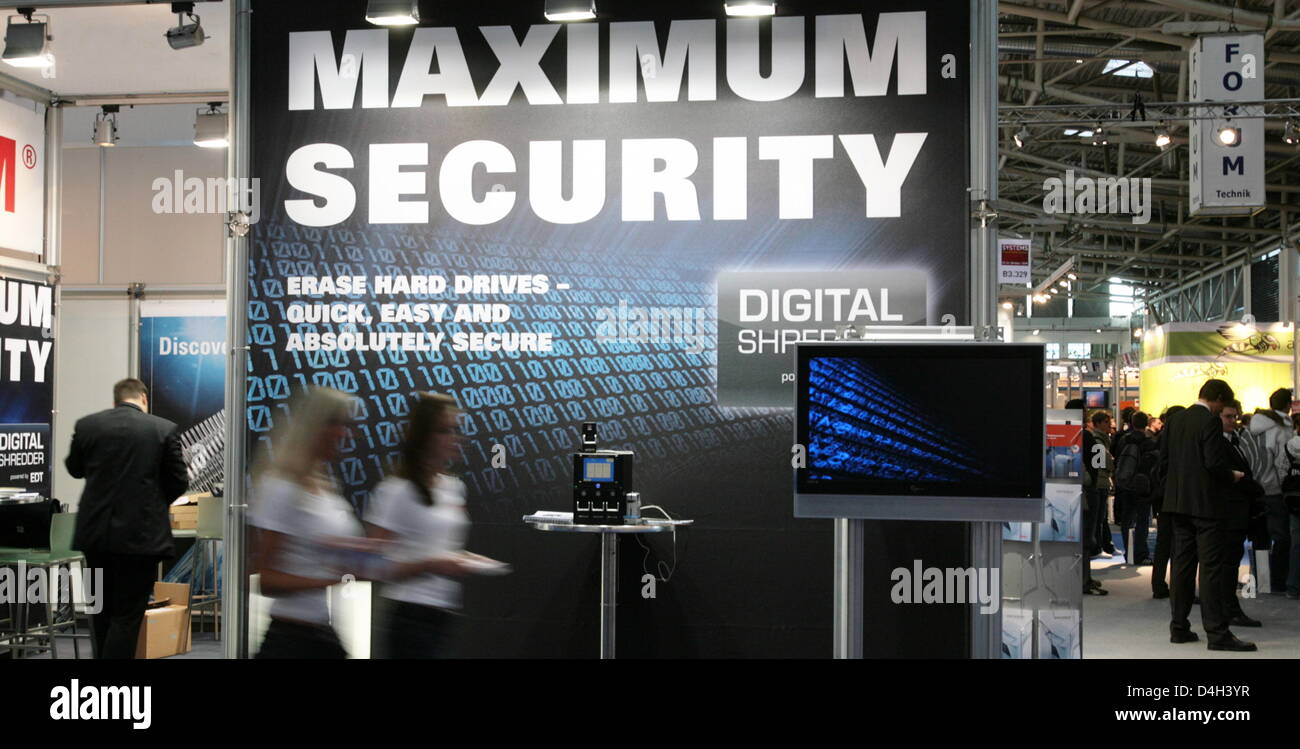Visitors seen at the computer trade fair 'Systems' in Munich, Germany ...