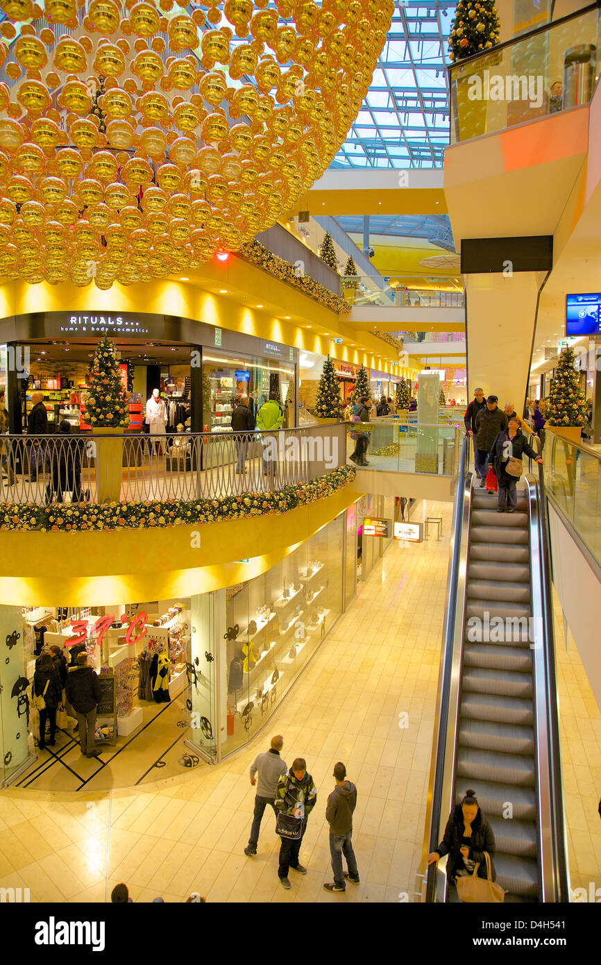 Interior shopping gallery hi-res stock photography and images - Alamy