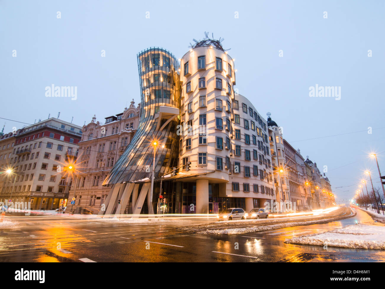 Dancing house prague hi-res stock photography and images - Alamy