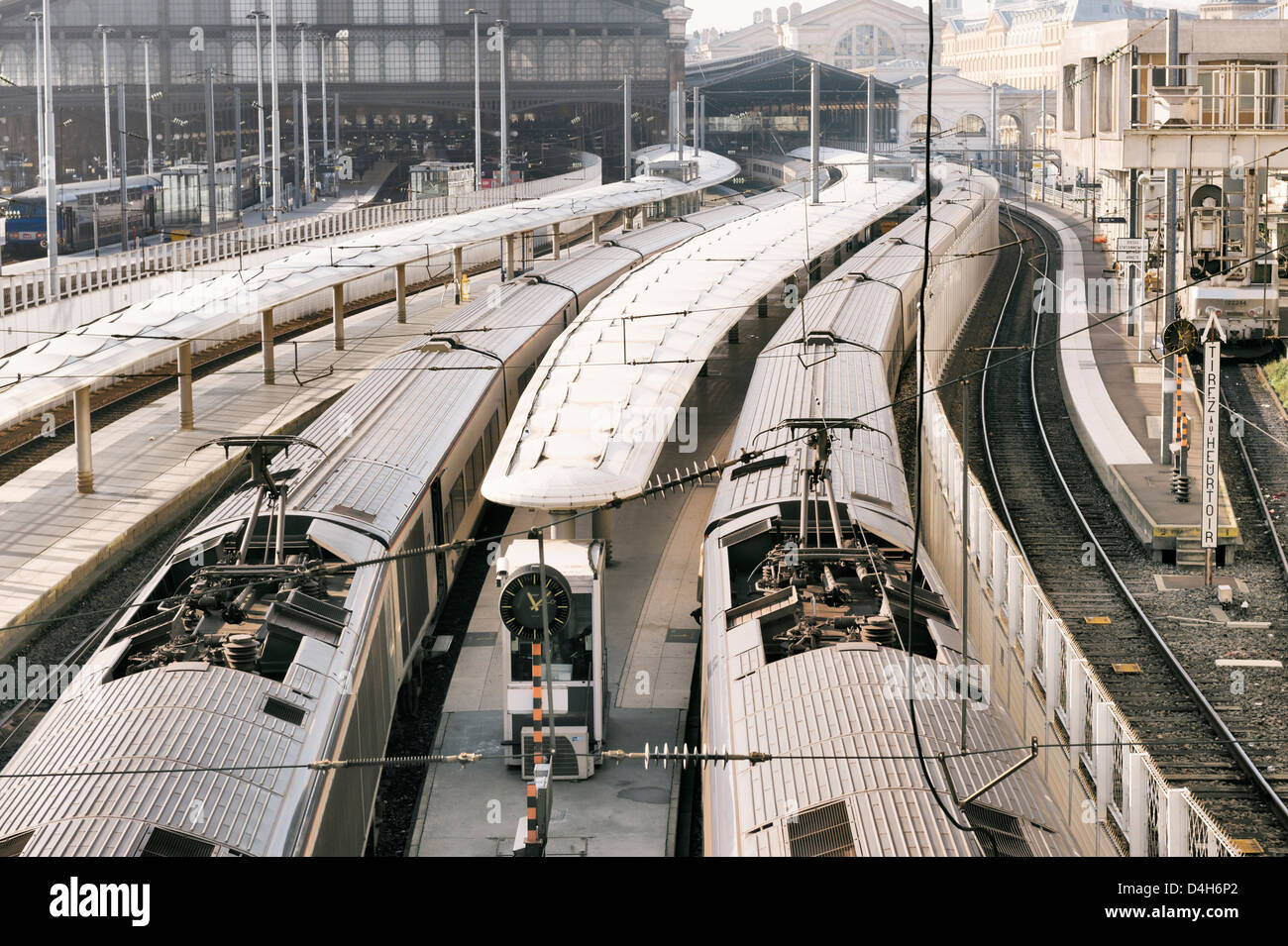 Railway station gare du nord hi-res stock photography and images - Alamy