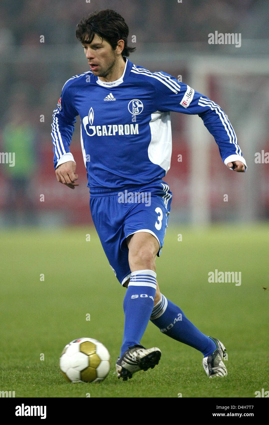 Schalke's Georgian Levan Kobiashvili seen in action during the ...