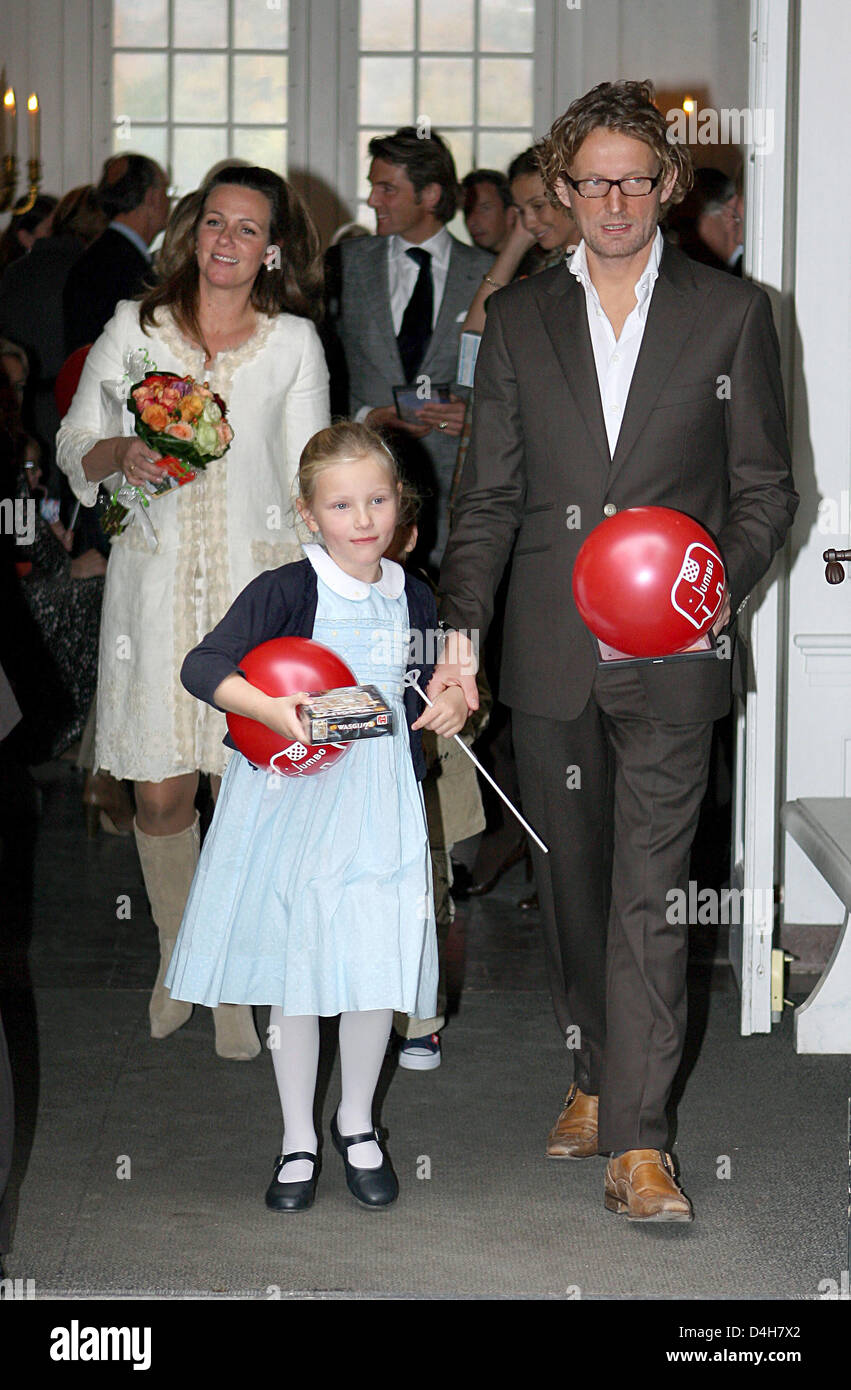 Prince Bernard (R) and his wife Princess Annette (L) and their daughter ...