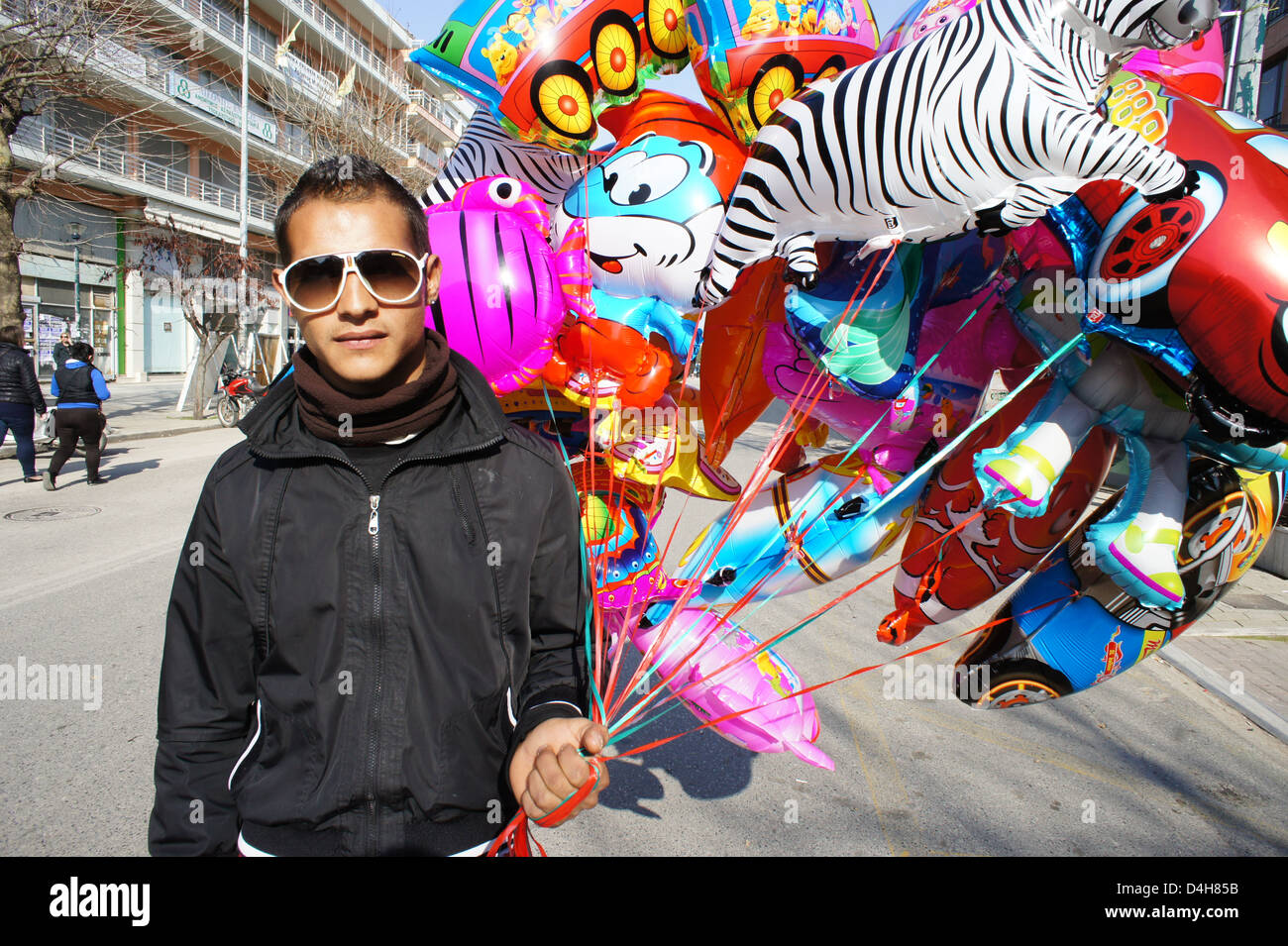 Street vendor selling balloons hi-res stock photography and images - Alamy
