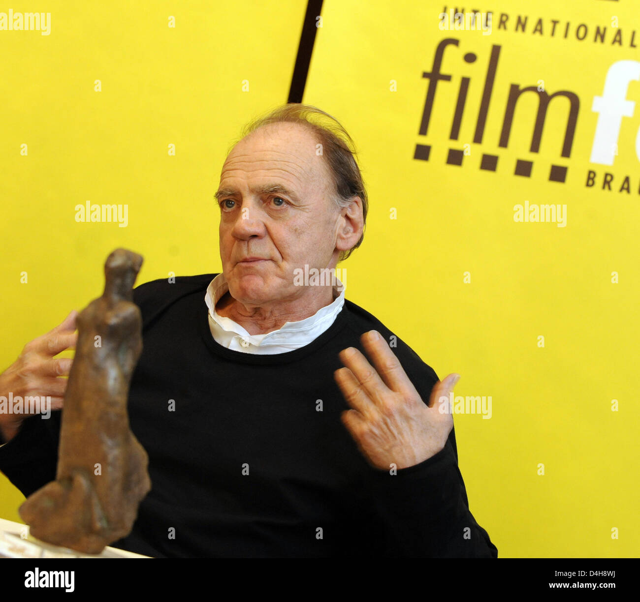 Swiss actor Bruno Ganz examines his European actors award ?The Europa ...